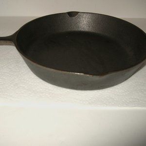 Kitchen | Vintage 7d 3 Notch 125 Cast Iron Fry Pan Skillet Heat Ring ...